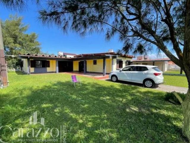 Casa 04 dormitórios em Imbé