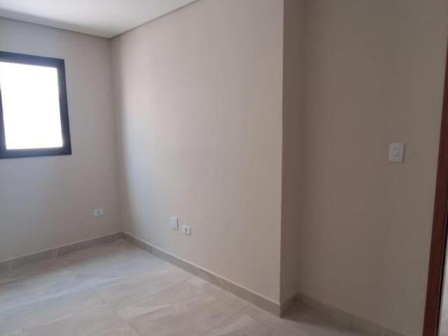 Casa 04: Praticidade e Aconchego em uma Sobreposta Alta Impecável