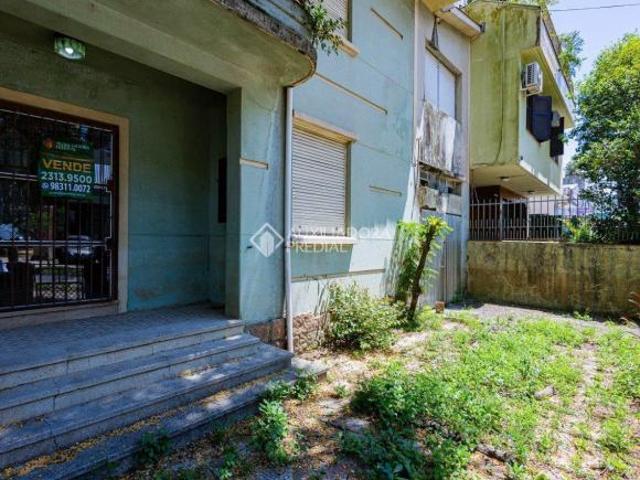 CASA 04 QUARTOS COM DEPÓSITO NA PARTE DOS FUNDOS PODENDO SER COMERCIAL 250M2 ÓTIMA LOCALIZAÇÃO