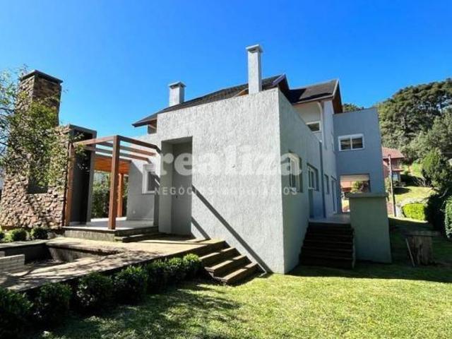CASA 04 QUARTOS NO CONDOMÍNIO EM GRAMADO