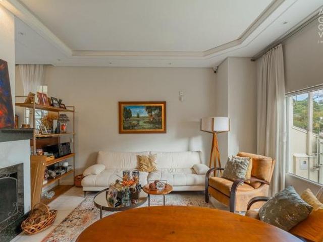 Casa Residencial, 04 Suítes, 04 Vagas, Piscina, Santo Inácio, Curitiba