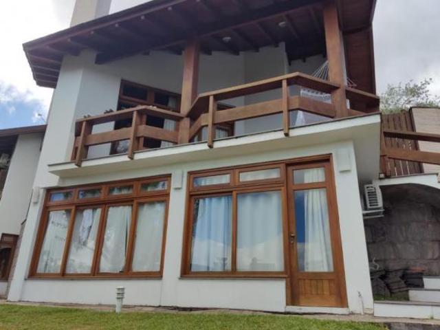 Casa 05 Dorm. Bairro Saint Moritz