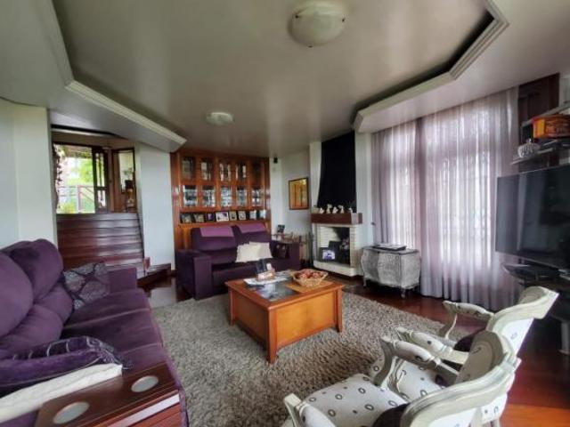 Casa | 05 dormitórios | Cinquentenário