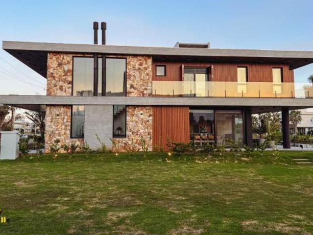 Casa | 05 dormitórios | Condomínio Ocean Side | Torres