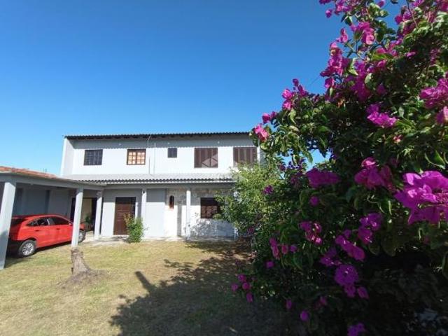 Casa 05 dormitórios/quartos, 208 m² privativos, área coberta com churrasqueira, Atlântida Sul