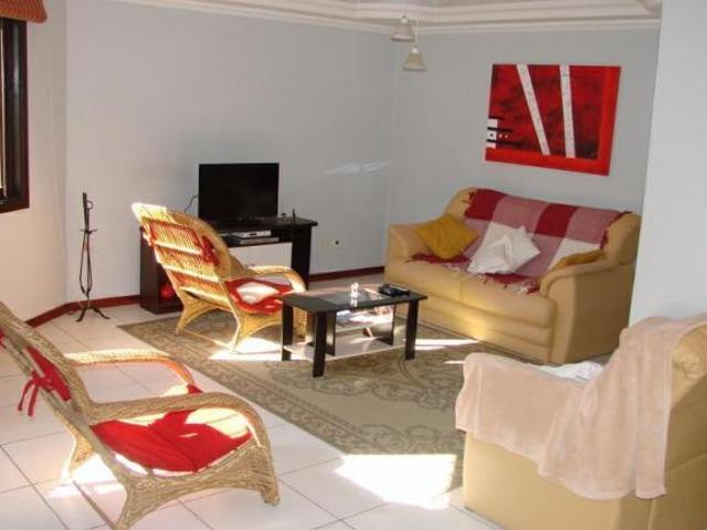 Casa 06 Dorm. Bairro Piratini