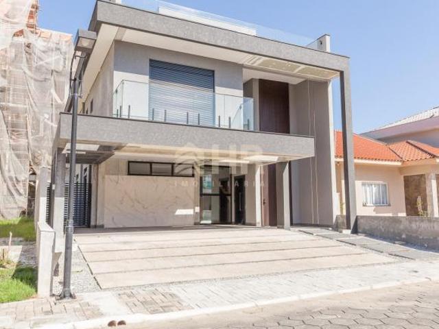 Casa 06 suítes 04 vagas de garagem Costa Azul