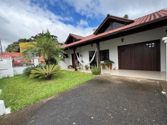 Casa 02 dormitórios com piscina em Linha Santa Cruz