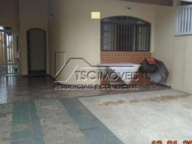 Casa 02 dormitórios 01 suíte 03 vagas em Peruíbe