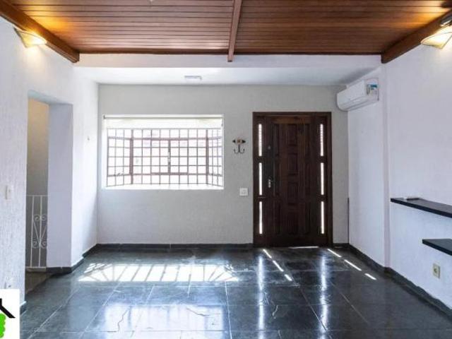 Casa 02 Dormitórios + 02 Suítes + Quintal c/ Jacuzzi + Área Gourmet + 03 Vagas