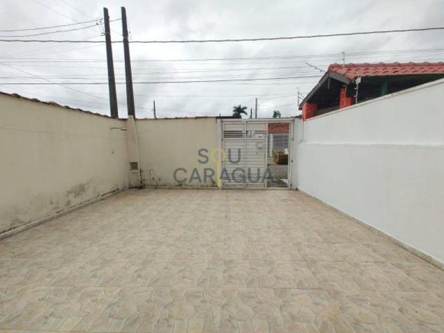 Casa 02 quartos a venda 400 metros da praia Massaguaçu em Caraguá