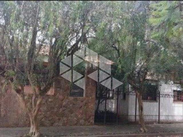 Casa 03 domitorios com terreno esquina área total 360m2 2 vagas, pátio privativoio