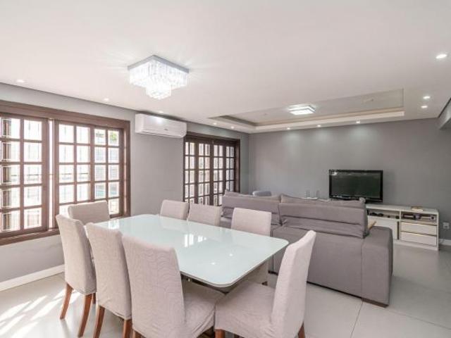 Casa 03 dormit suíte e closet e 4 vagas, na Vila Ipiranga, em Porto Alegre, RS