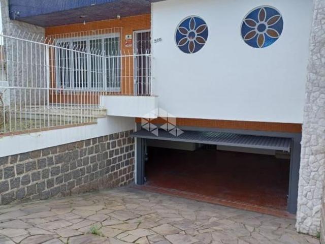 CASA 03 DORMITÓRIOS ALTO PETRÓPOLIS