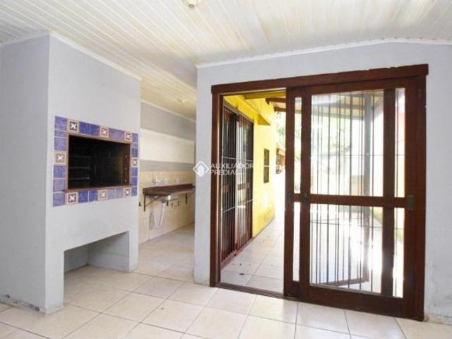Casa 03 quartos com 01 suíte Próximo a Azenha / Erico Veríssimo