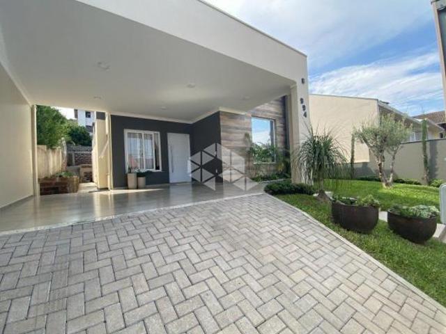 Casa 03 dormitórios com suíte e piscina em Santa Cruz do Sul
