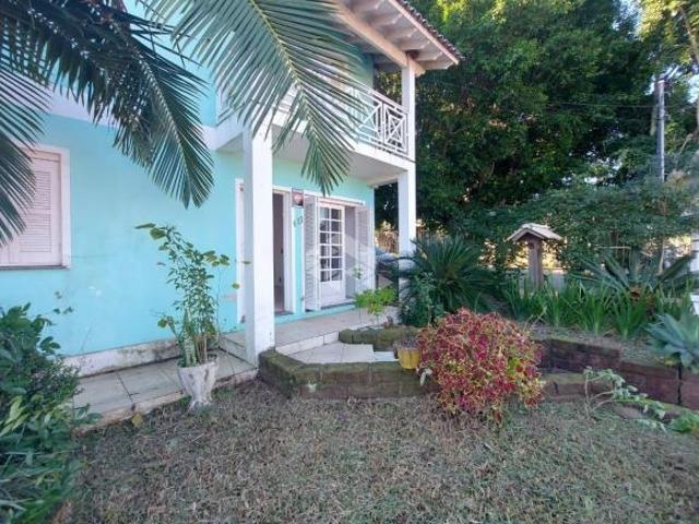 CASA 03 DORMITÓRIOS E SUÍTE NO BAIRRO SCHULZ