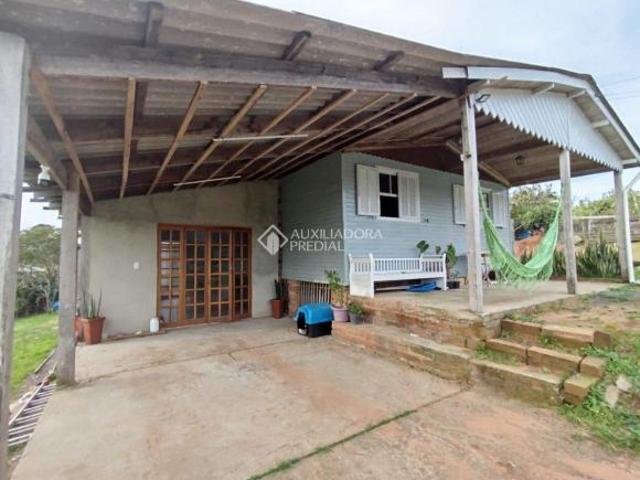 Casa 03 dormitórios em Lomba Grande