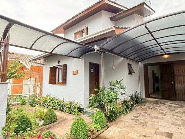 Casa | 03 Dormitórios | Petrópolis