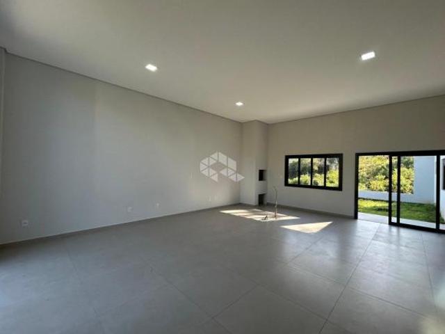 Casa 03 dormitórios próximo a UNISC