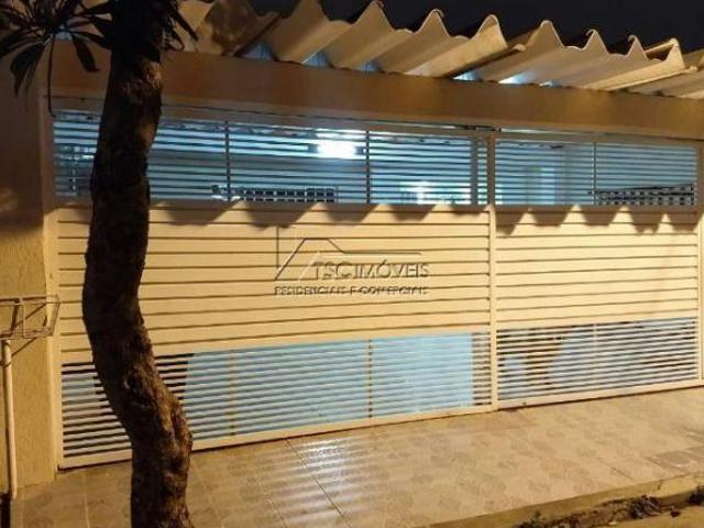 Casa 03 dormitorios sendo 01 suite 03 vagas 180m2 na Vila Ernesto