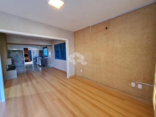 Casa 03 dormitórios 01 suíte próximo ao Parque da Cruz!