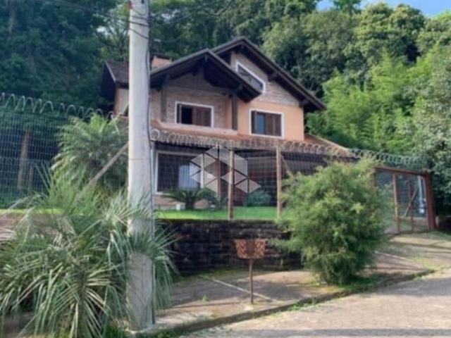 CASA 03 DORMITÓRIOS
