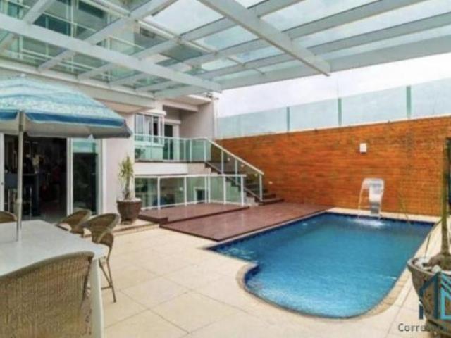 Casa, 03 pavimentos, com Elevador, 03 quartos c/suítes no Uberaba em Curitiba PR
