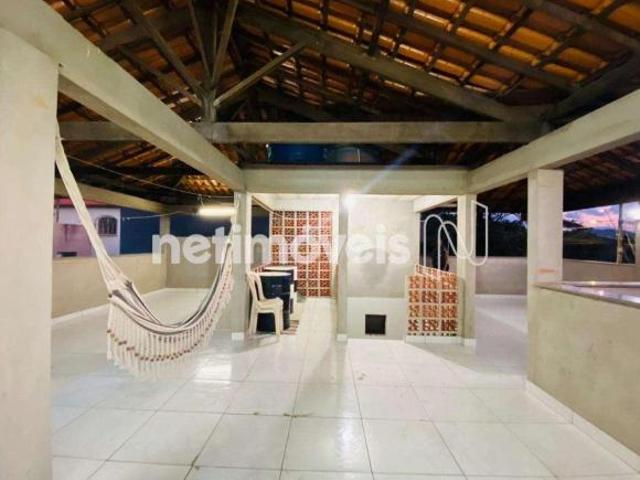 Casa 03 pavimentos, amplo terraço, com quintal, fogão a lenha e churrasqueira
