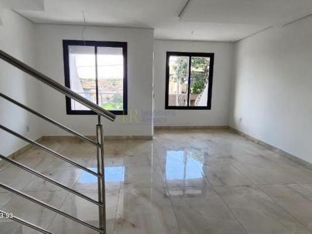 CASA 03 QTOS E 04 VAGAS