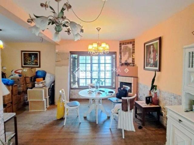 CASA 03 QUARTOS 01 SUÍTE 02 VAGAS 200M2. PRÓXIMO AO ZAFFARI DA JUCA BATISTA
