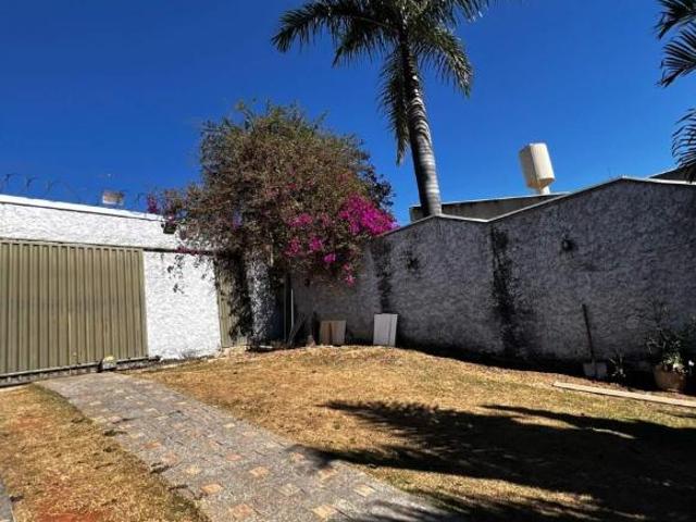 Casa 03 Quartos 02 Suítes e 06 Vagas de garagem no bairro Granja Ouro Branco em Contagem/MG