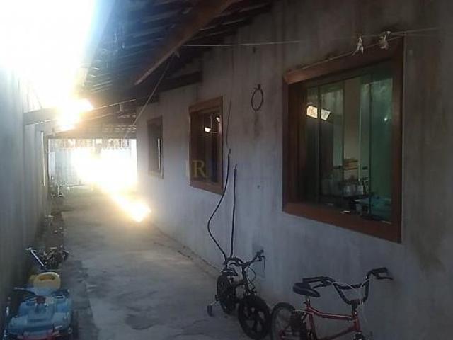 CASA 03 QUARTOS, 03 BANHEIROS E QUINTAL