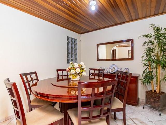 Casa 03 quartos 4 vagas 260m² – Bairro Alto Curitiba Paraná