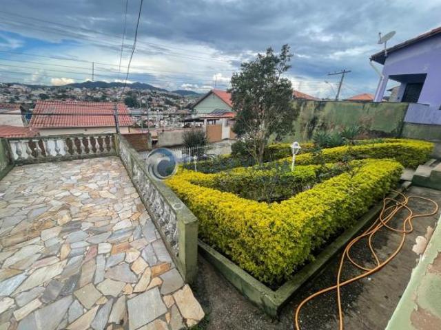 Casa 03 quartos com piscina e área de churrasco