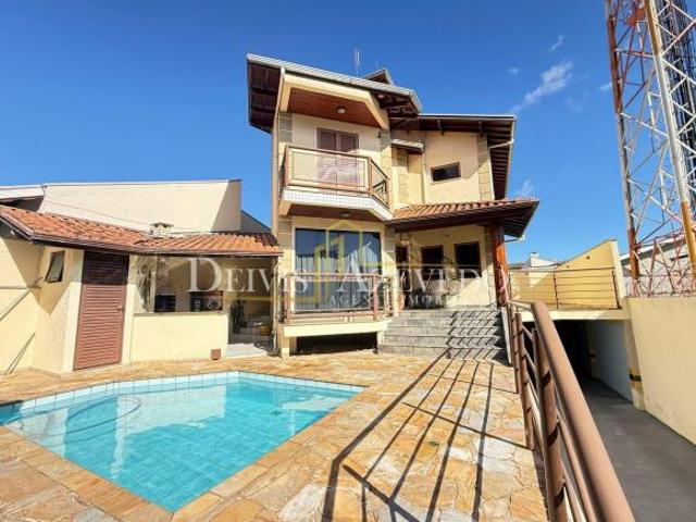 Casa 03 Quartos, com piscina e área gourmet