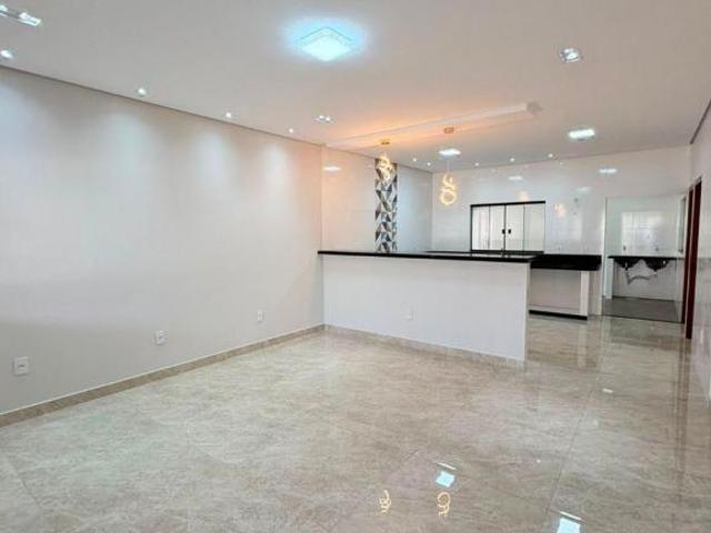 Casa 03 quartos com suíte na QNP 11 de esquina Área gourmet Aceita Financiamento!