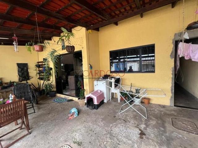 Casa 03 quartos com suíte em Samambaia norte, escriturada, aceita financiamento e FGTS