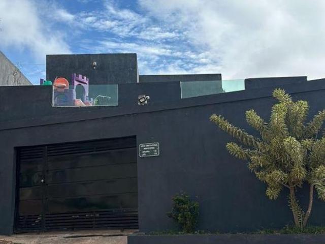 CASA 03 QUARTOS CHACARA 126 ARNIQUEIRA FORA DE CONDOMINIO FRENTE PARQUE AREAL