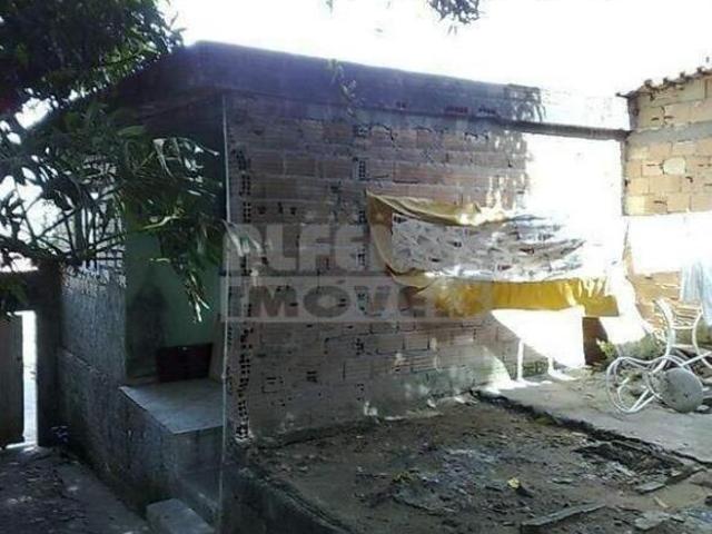 Casa 03 quartos a venda no bairro Agua Branca