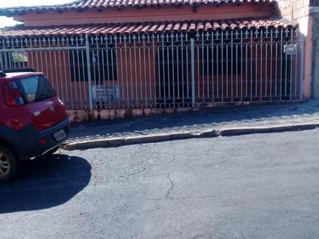 Casa 03 quartos em local Privilégiado Bairro Novo Eldorado