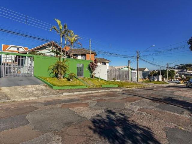 CASA 03 QUARTOS NO CAJURU