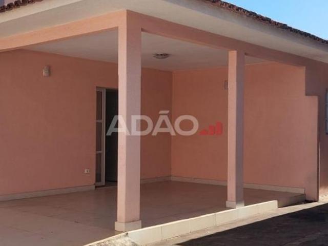 CASA 03 QUARTOS SENDO UMA SUÍTE Casa de Rua com 3 Quarto s por R$ 1500000.00 no setor Jardim Améri