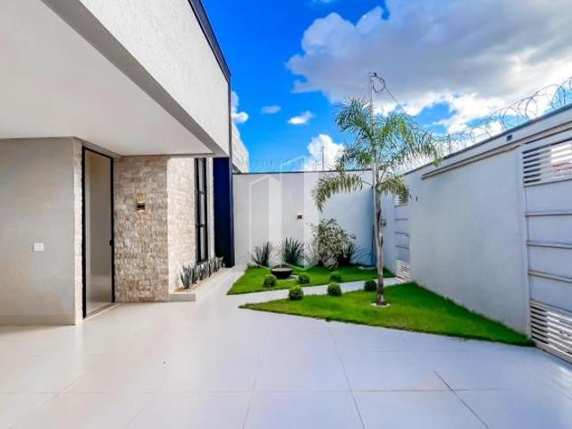 Casa 03 Suítes Próxima ao Anel Viário