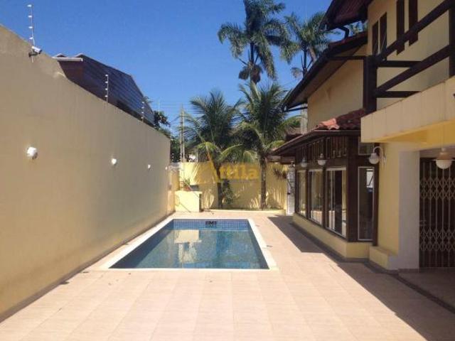 Casa 150mts praia Enseada, 5 dorms 4 vagas