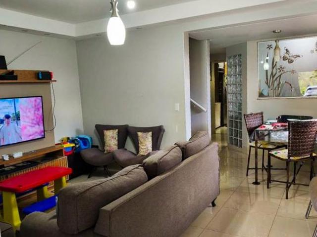 Casa 160m² — Vila João Vaz | 3 Quartos, 1 Suíte