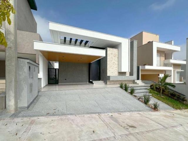 Casa 166m², 3 Suítes, Piscina