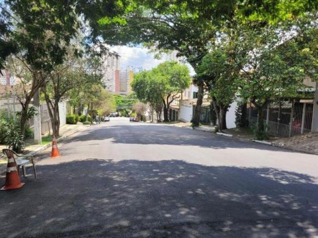 Casa 180m² no Brooklin Oportunidade para reformar