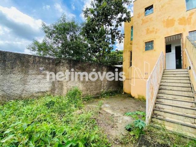 Casa 100% independente, reformada, aceita financiamento, 3 vagas, quintal bem espaçoso