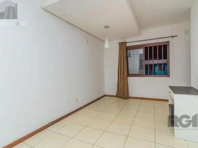 Casa 110m² 3 dormitórios, 1 vaga no bairro Aberta dos Morros